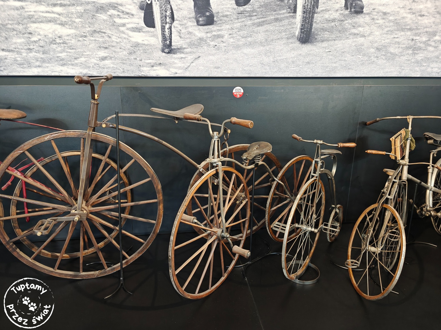 Muzeum Motoryzacji WENA w Oławie - Tuptamy przez świat